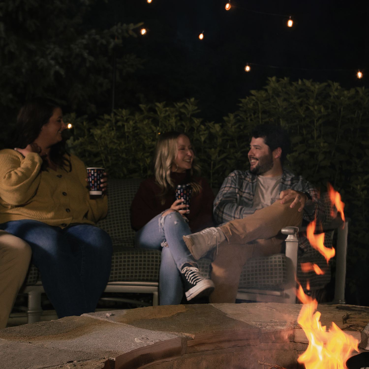 How to Host a Backyard Bonfire - Chinet®